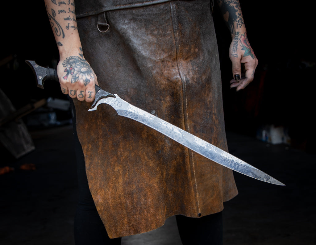Best Steel for Swords | 80CrV2, 5160, & 1095 Steel - Zombie Tools